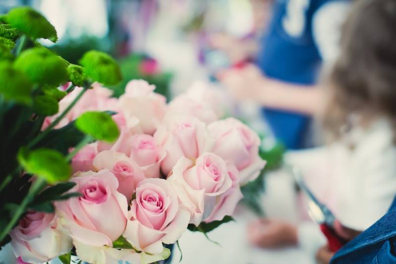 Professional Florists Spill the Secrets to Keeping Flowers Fresh Longer ...